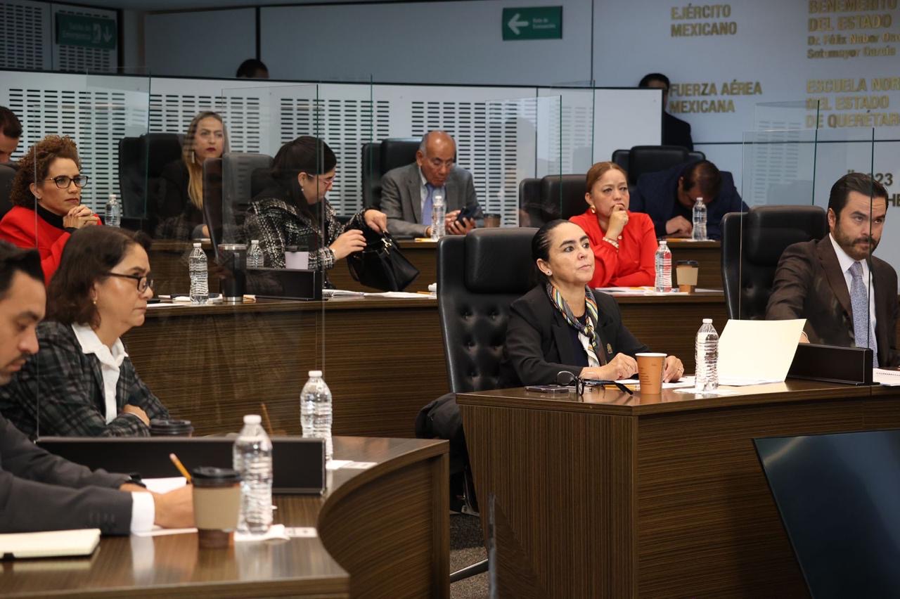 Aprueba LXI Legislatura Ley de Ingresos y Presupuesto de Egresos del Poder Ejecutivo estatal ...